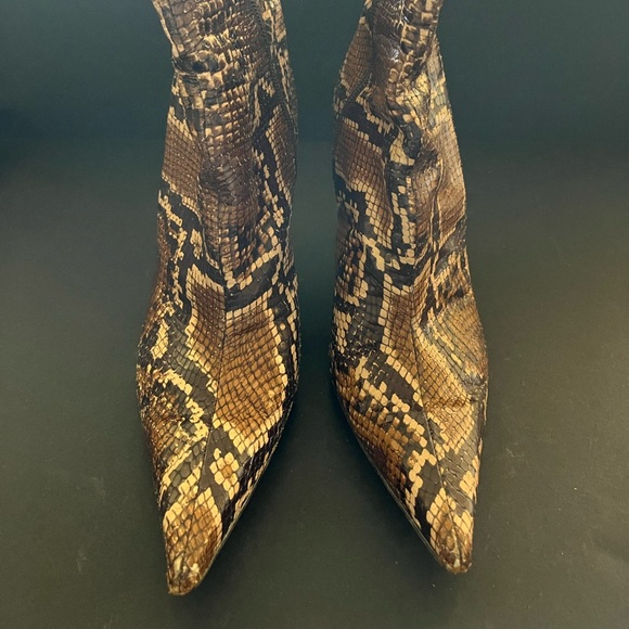 Stuart Weitzman | Shoes | Stuart Weitzman Vintage 99s Embossed Leather ...